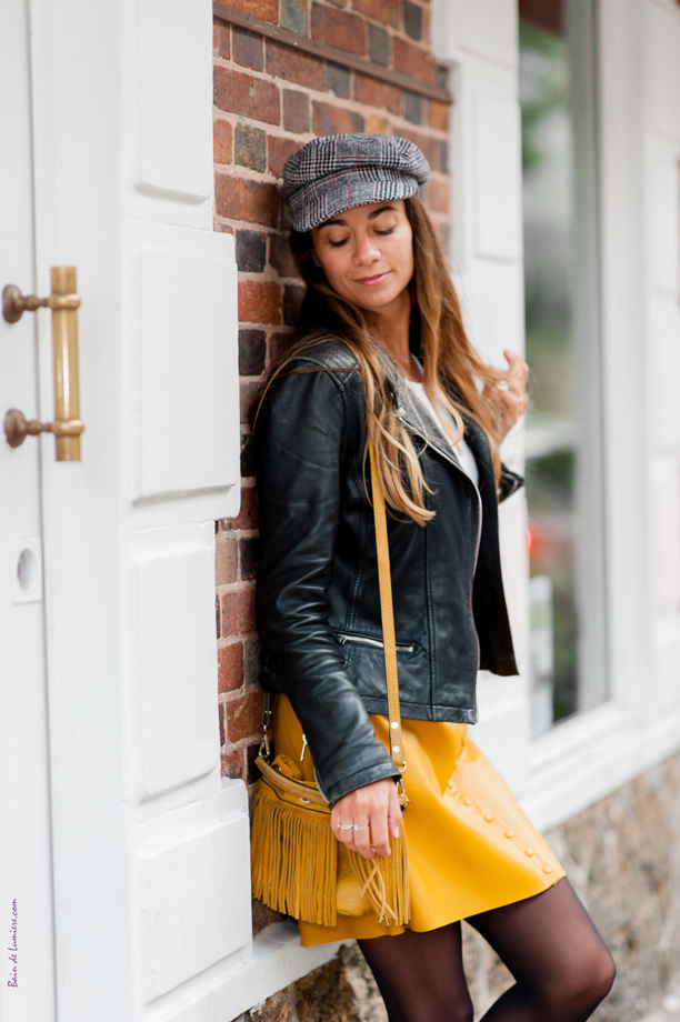 Shooting photo femme en exterieur à Montmartre par Studio Bain de Lumiere